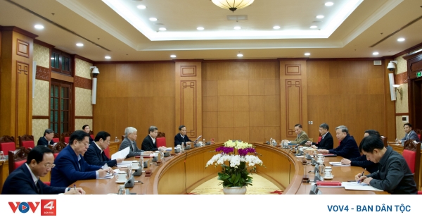 Ƀok Tổng Bí thư Tô Lâm pơgơ̆r tơdrong hop akŏm sơkơ̆t pơm jang kiơ̆ Tơchơ̆t kơsô̆ 40 gah tơdrong ...